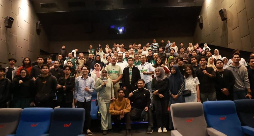 Danny Pomanto dan KAHMI Makassar Nobar Film Biografi Pendiri HMI ... Danny Pomanto dan KAHMI Makassar Nobar Film Biografi Pendiri HMI ...
